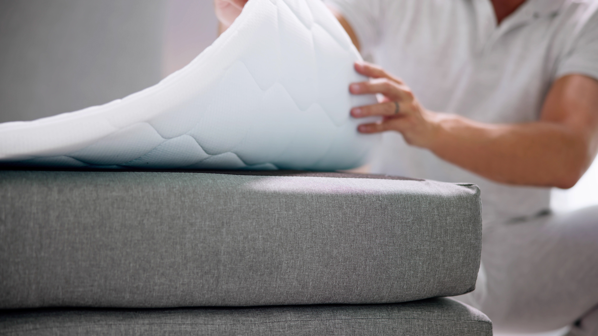 Learning about memory foam | Sealy Singapore